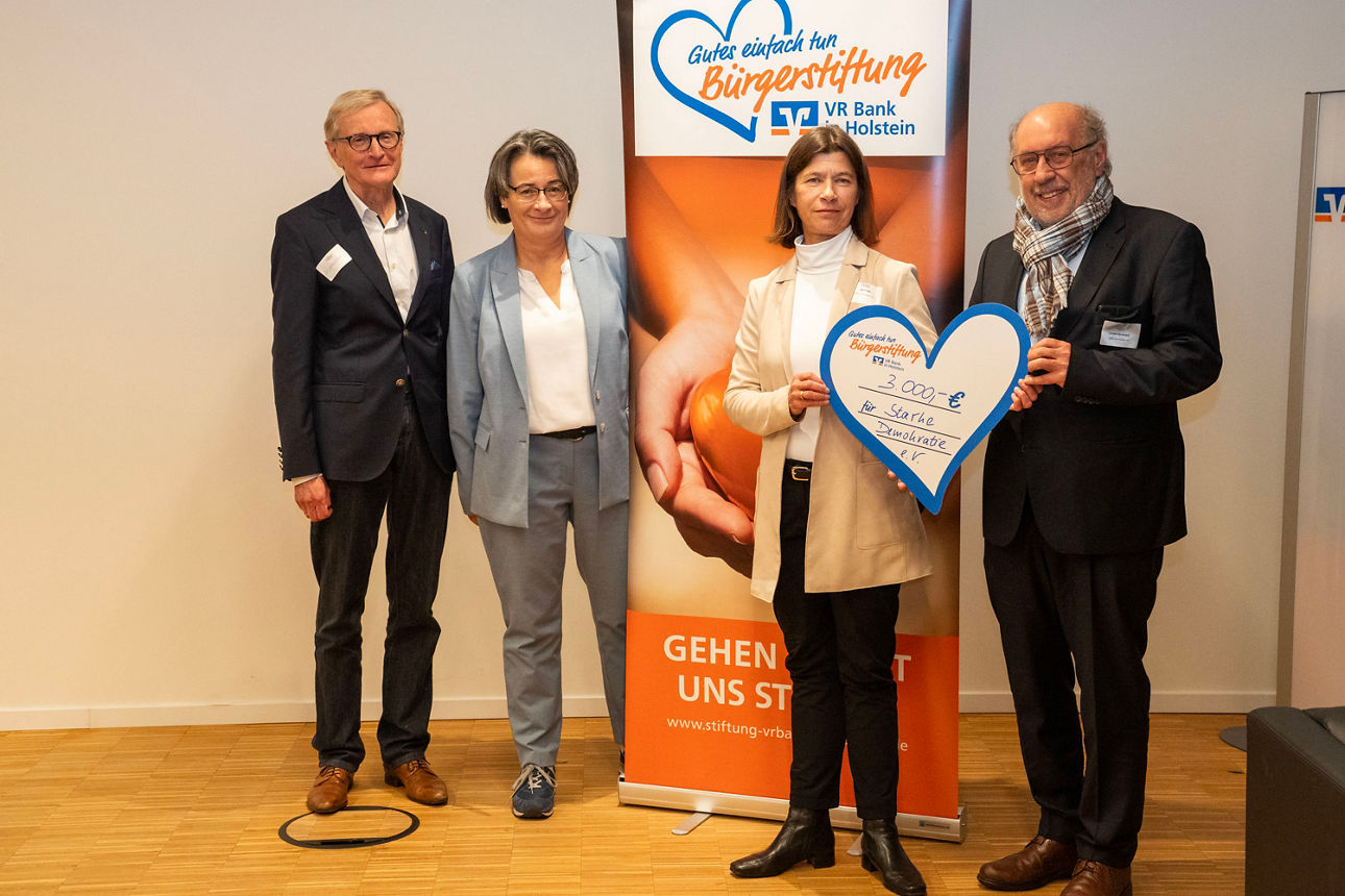 Bürgerstiftung 15. Geburtstag - Bürgerstiftung VR Bank in Holstein